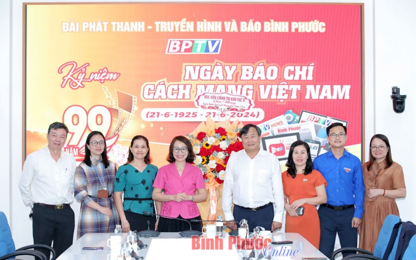 Ban Tuyên giáo Tỉnh ủy thăm, chúc mừng BPTV nhân Ngày báo chí cách mạng ...