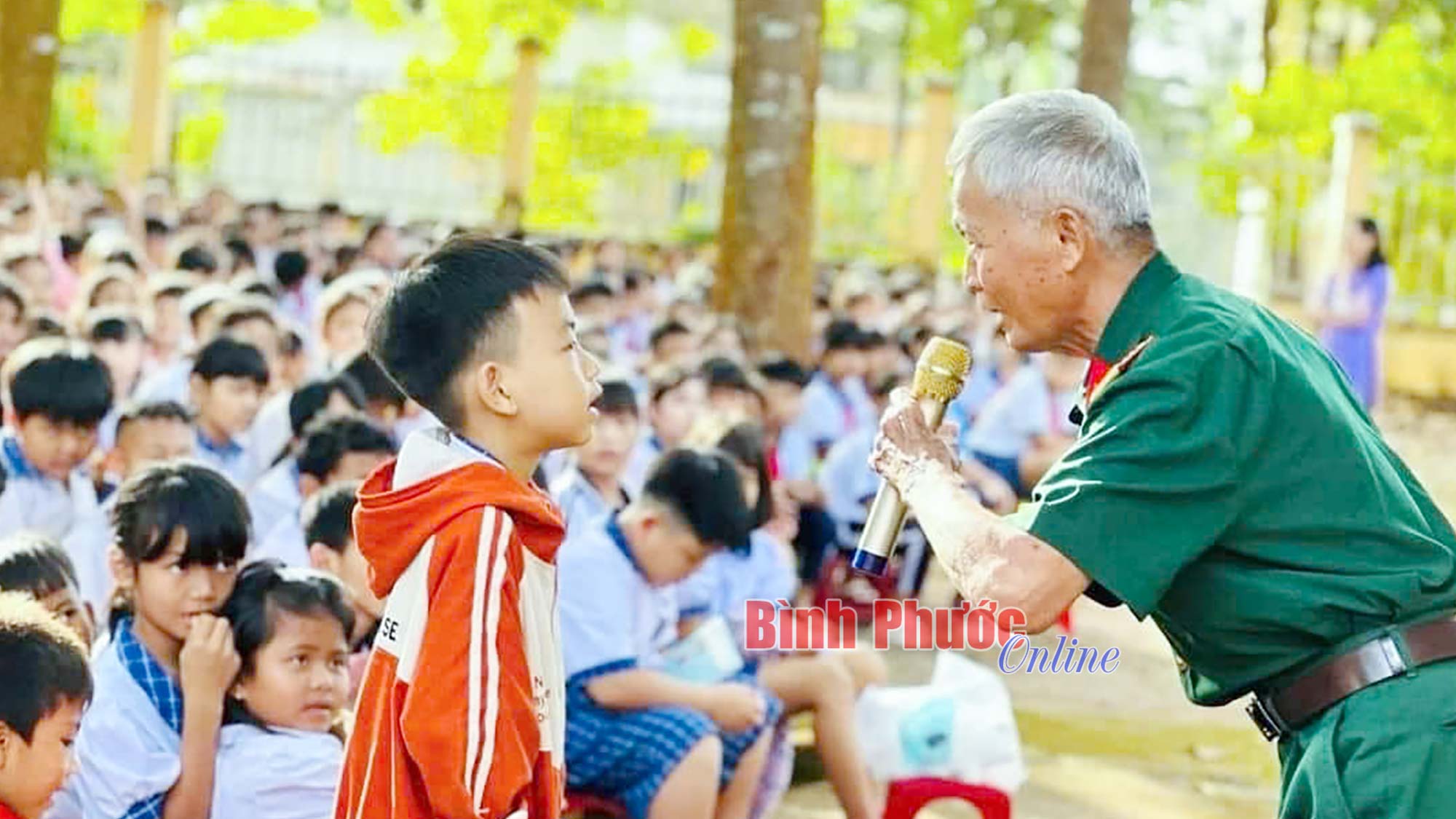 Giáo dục truyền thống cách mạng cho thế hệ trẻ - Binh Phuoc, Tin tuc ...