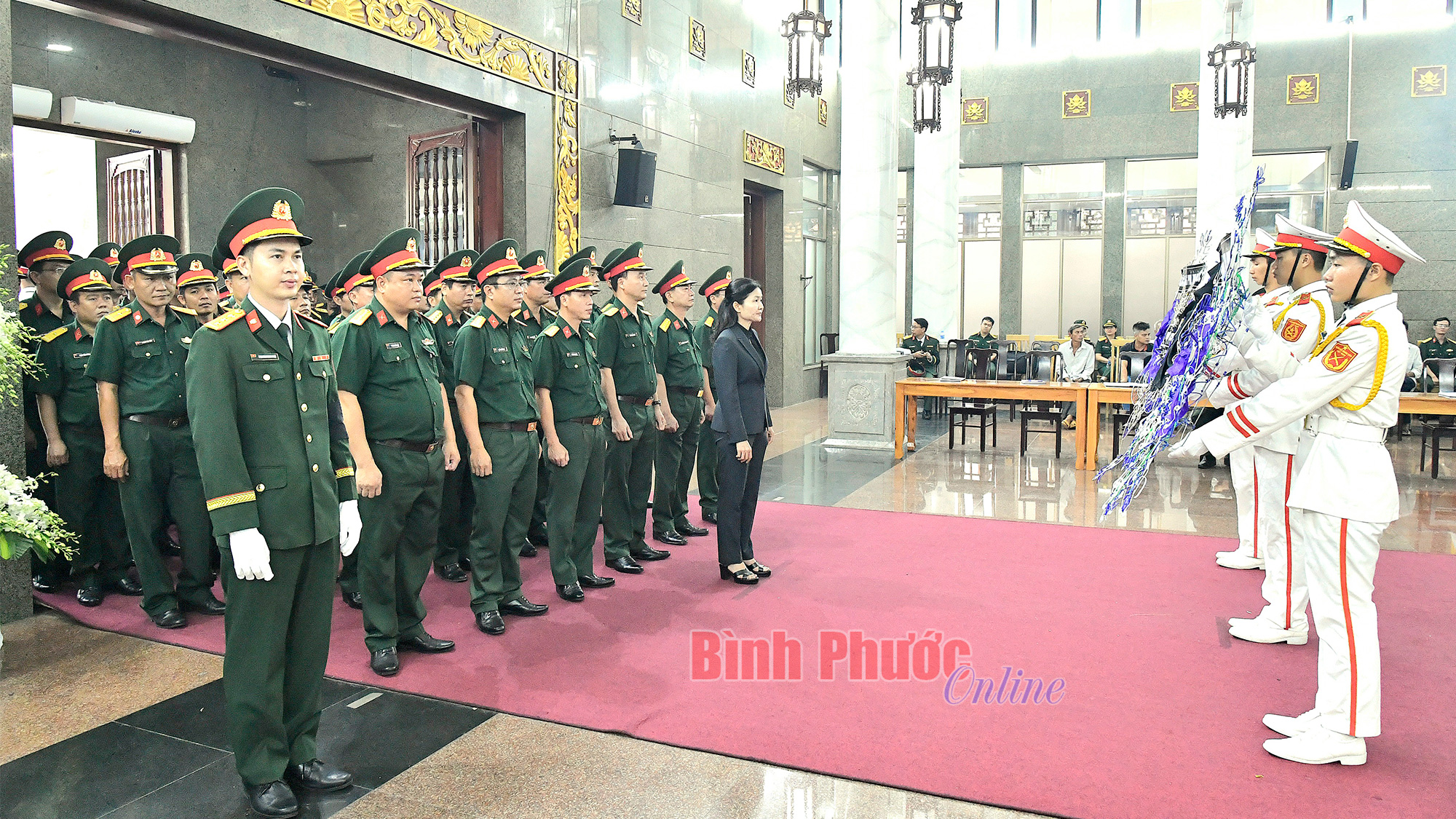 Đoàn công tác tỉnh Bình Phước viếng 12 liệt sĩ hy sinh trong diễn tập ...