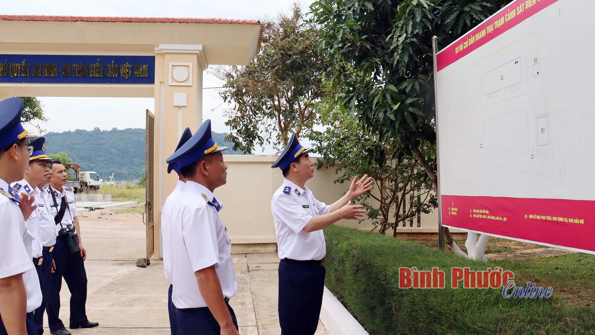 Trung tướng Bùi Quốc Oai kiểm tra sẵn sàng chiến đấu tại Vùng Cảnh sát biển 4 - Binh Phuoc, Tin ...