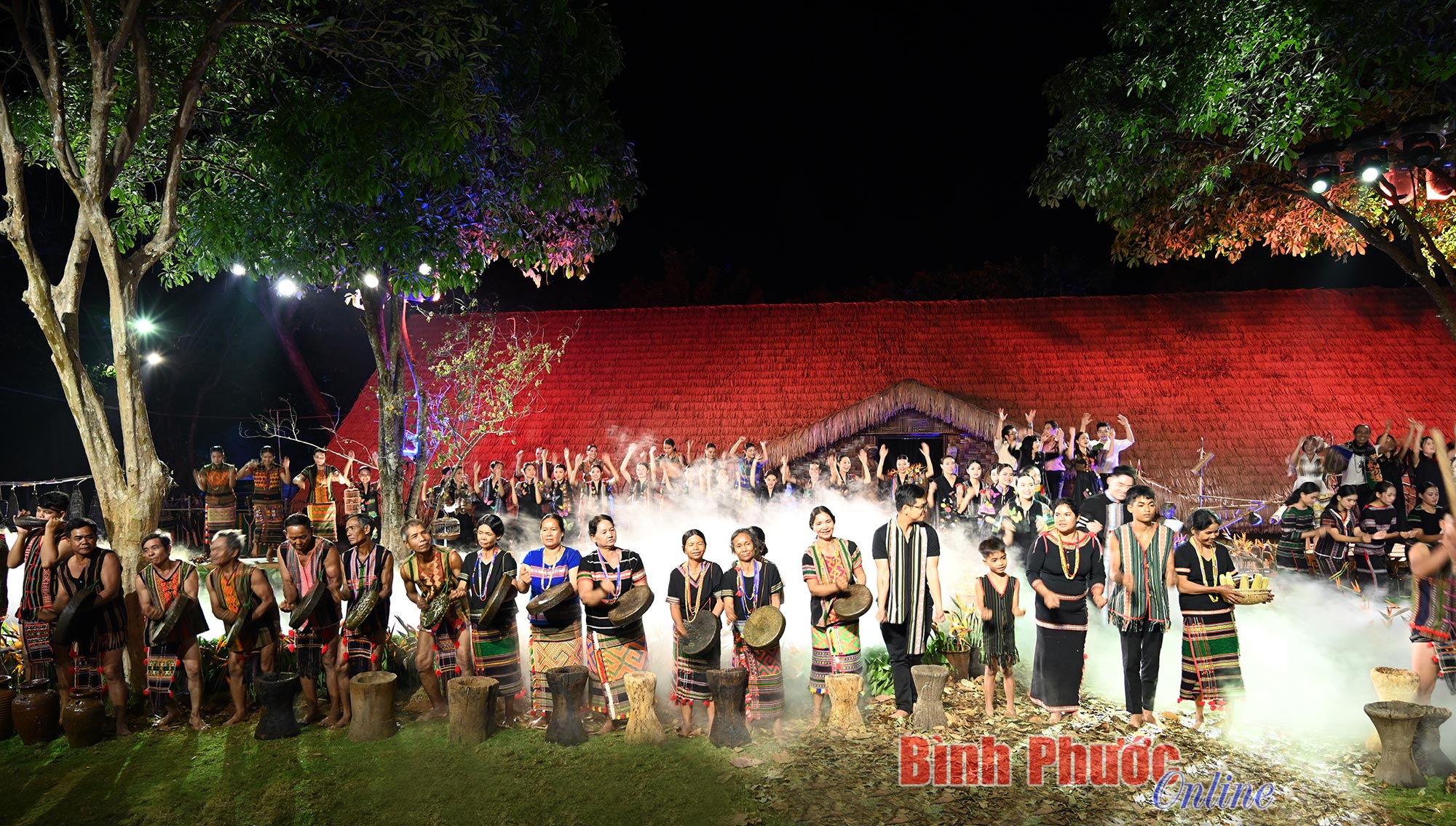 Chương trình nghệ thuật thời trang đặc biệt 'Ngày mới trên sóc Bom Bo ...