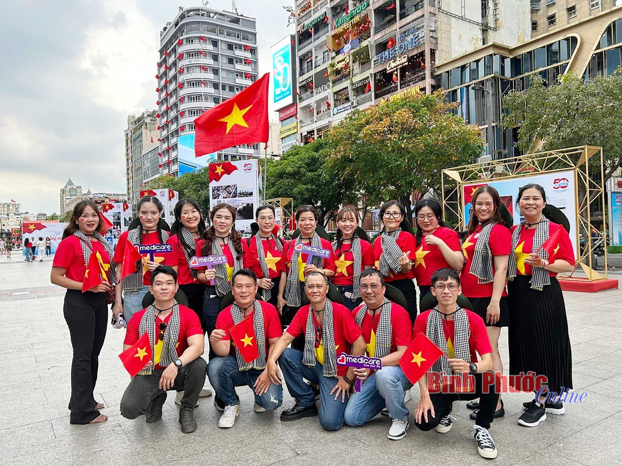 Màu cờ Tổ quốc trong ngày toàn thắng - Binh Phuoc, Tin tuc Binh Phuoc ...