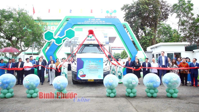 Tập đoàn Hùng Nhơn xuất khẩu lô hàng thuốc thú y đầu tiên sang thị ...