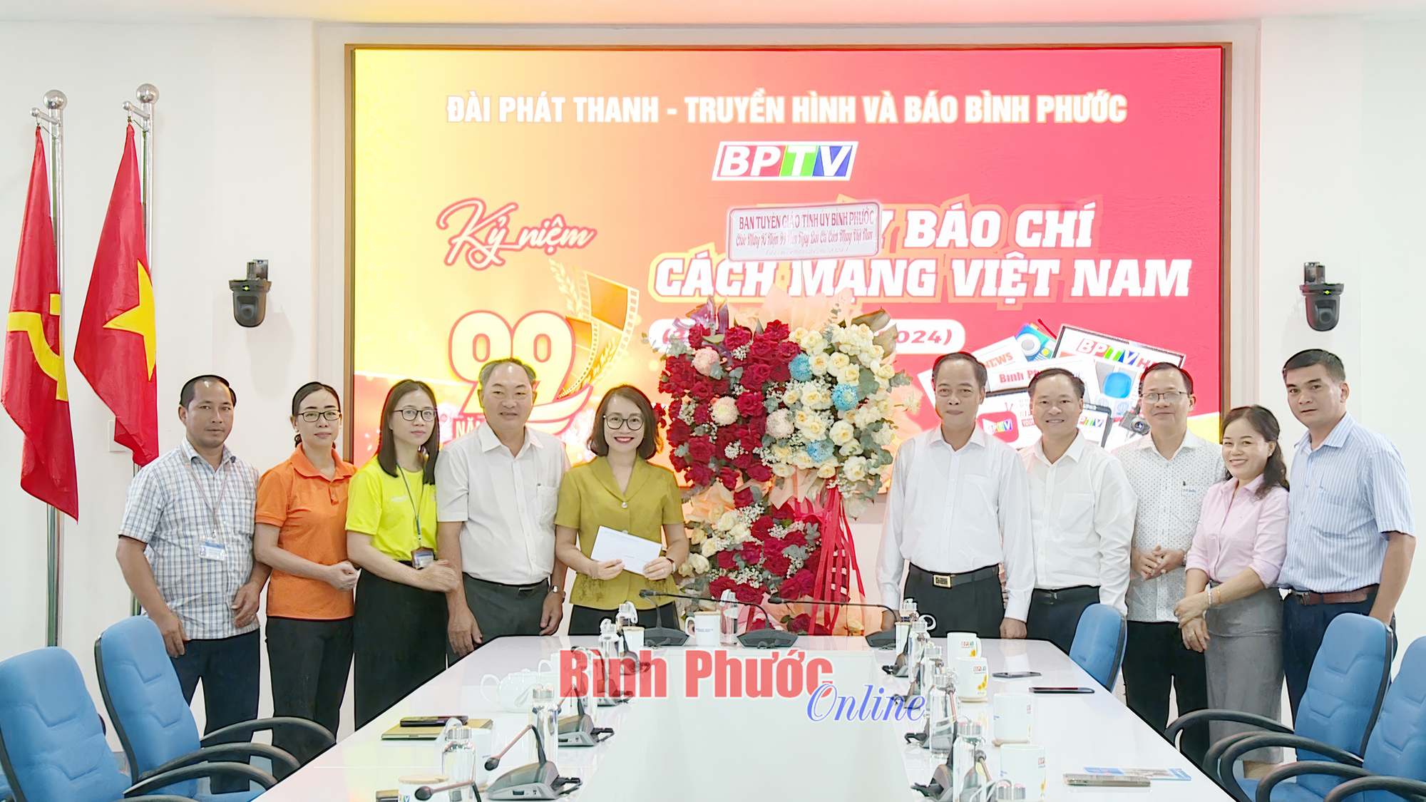 Ban Tuyên giáo Tỉnh ủy thăm, chúc mừng BPTV nhân Ngày báo chí cách mạng ...