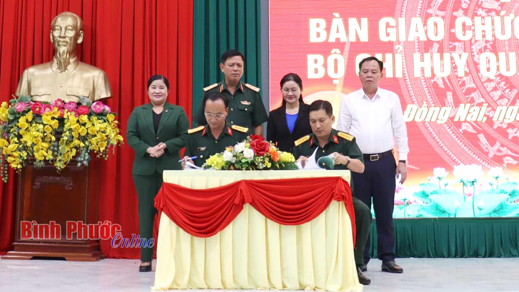 Bàn giao chức vụ Chỉ huy trưởng Bộ Chỉ huy Quân sự tỉnh Đồng Nai - Binh Phuoc, Tin tuc Binh ...