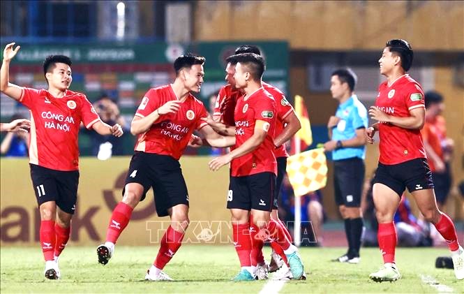 Chung kết Cúp Quốc gia 2024 - 2025: Sức nóng từ ‘chảo lửa’ Vinh - Binh ...