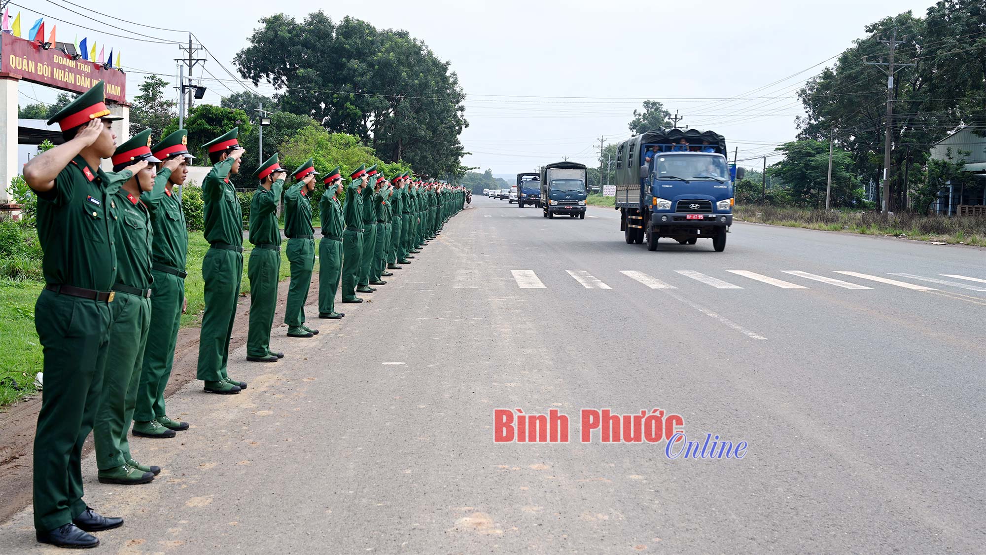 Đón 80 hài cốt liệt sĩ và cán bộ, chiến sĩ Đội K72 về nước - Binh Phuoc ...