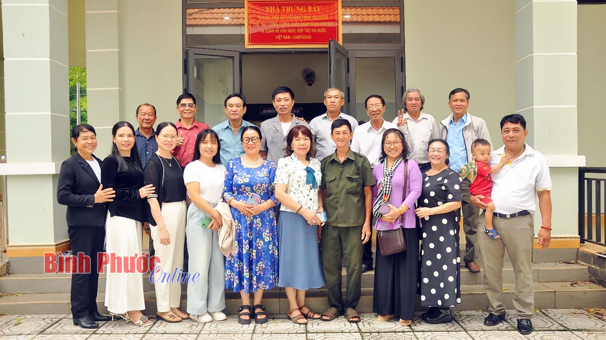 Văn nghệ sĩ Bình Phước về nguồn trên tuyến biên giới - Binh Phuoc, Tin tuc Binh Phuoc, Tin mới ...