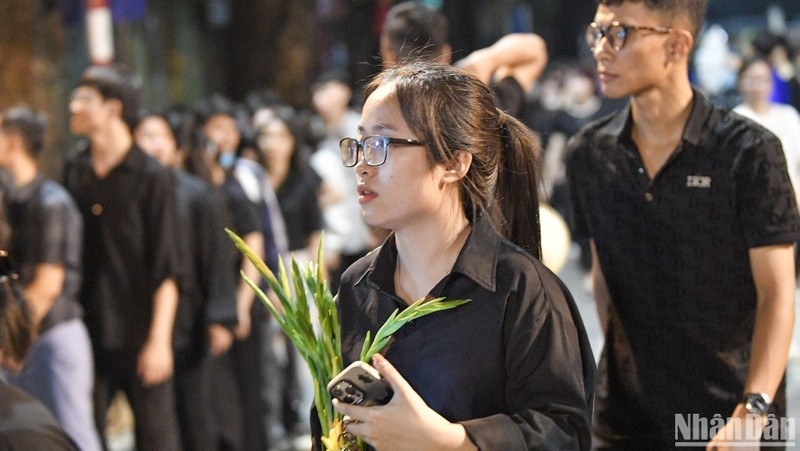 Nhân dân tiếc thương nhà lãnh đạo hết lòng vì nước, vì dân - Binh Phuoc ...