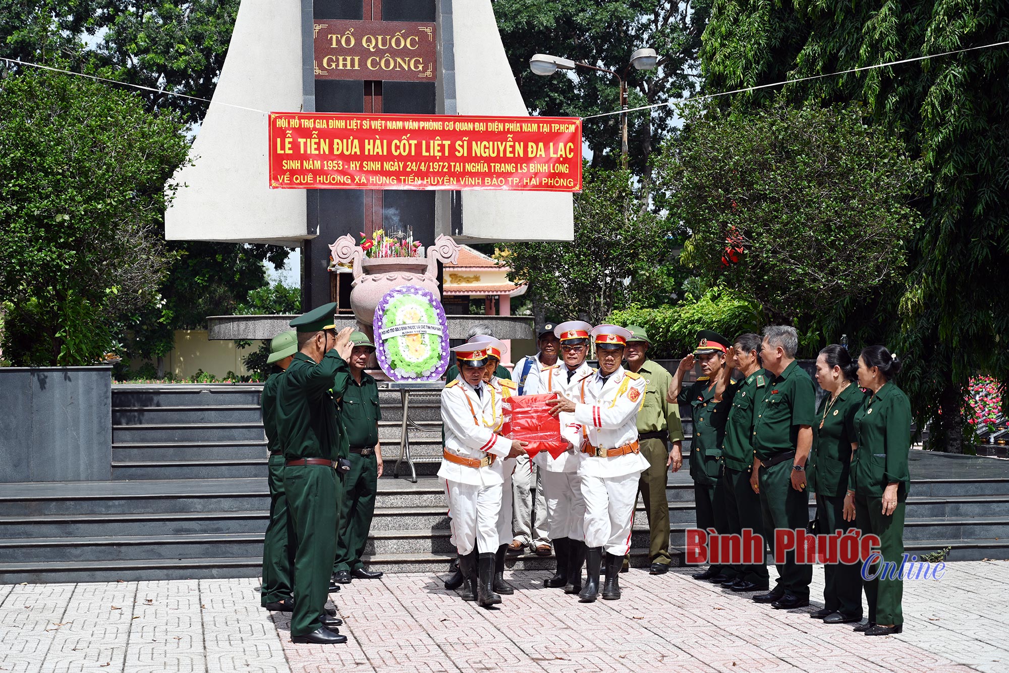 Tiễn đưa liệt sĩ Nguyễn Đa Lạc về quê hương - Binh Phuoc, Tin tuc Binh ...